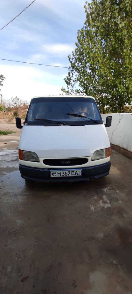 Ford sotiladi 3000$ kelishamiz