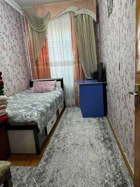 На Караташе продается 3х комнатная квартира на 5м этаже,9 этажки, 78м2