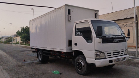 Isuzu NQR  2011 год