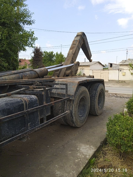 Хундай 260 континеровоз