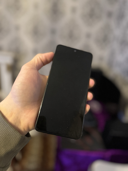 Xiaomi Redmi Poco xolati yaxshi