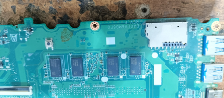 Lenovo v310 corei7. Продается ноутбук. Згорела материнская плата.
