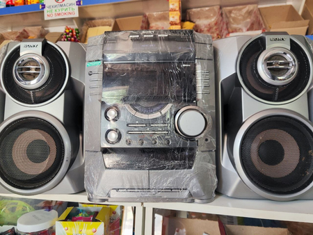 Sony musiqiy sentr xolati zoʻr ovozi va baslari juda yaxshi
Ovozi tini