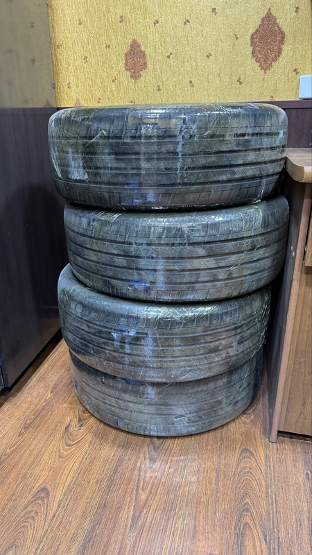 Продам шины Goodyear Efficient Grip Performance