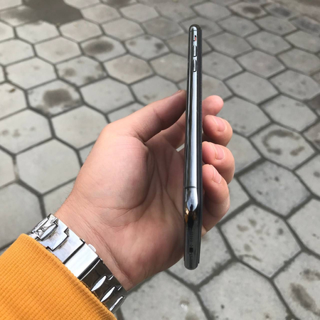 Iphone x sotladi