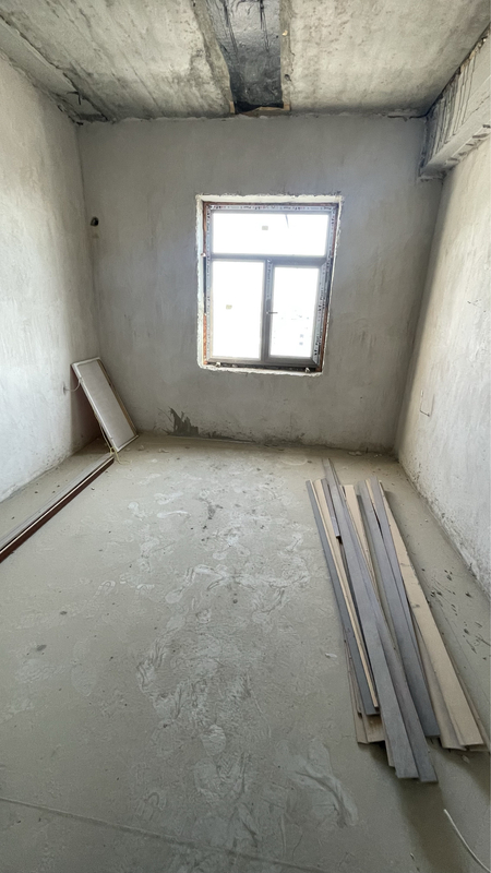Fayzobod masjid yonidan 2 xonalik vetrini kvartira sotiladi