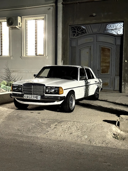 Mersdes Benz w123 E230 sotiladi
