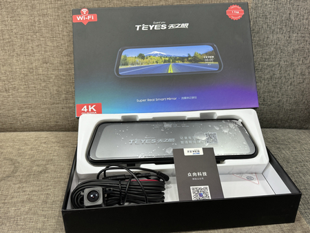 Teyes registrator