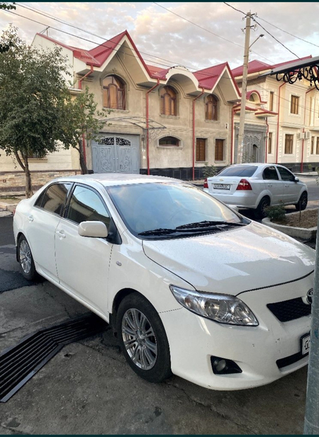 Toyota corolla sotiladi