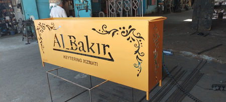 Mangal logotipli shashlik