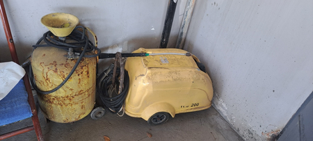 Karcher aparat ko'pik sepadigani bilan