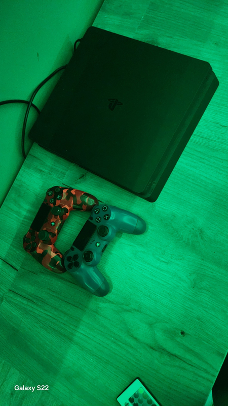 PS4 sotiladi tayyor biznes (stol tennis rolik)