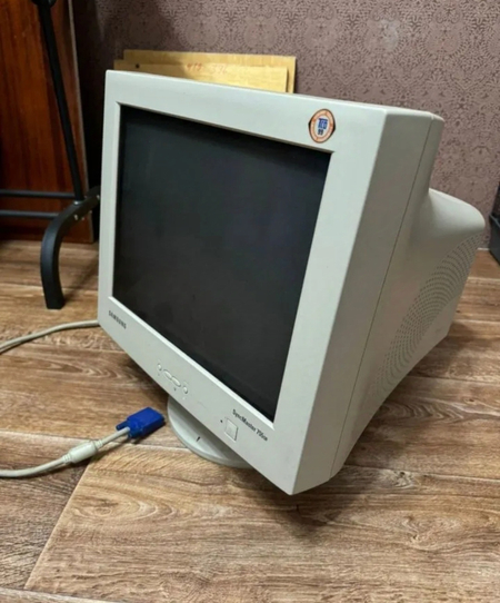 Монитор Samsung Sync Master 755DFX