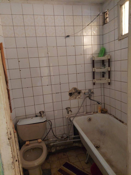 Продаётся 1в2/4/5 на Себзаре балкон 2/6 ор р Мечеть