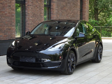 Tesla    Model Y