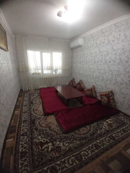 Продаю двухкомнатную квартиру , переделанную в трехкомнатную