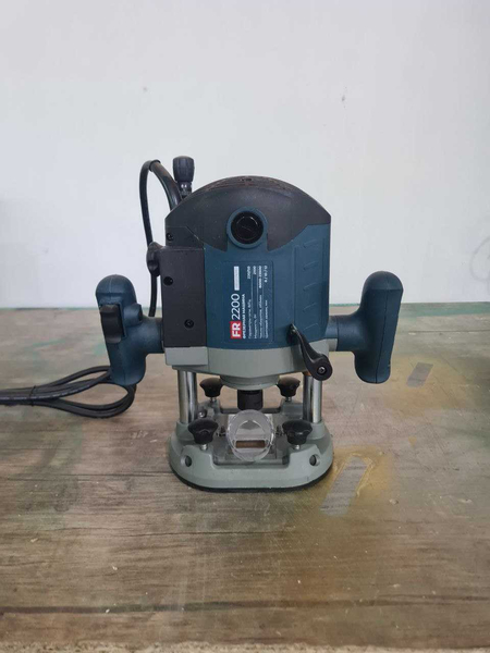 Фрезер ALTECO FR 2200