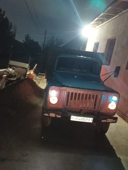 Gaz53 bortli yuk mashinasi