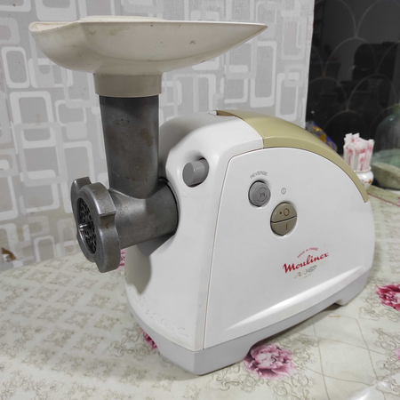Мясорубка Moulinex Hv8