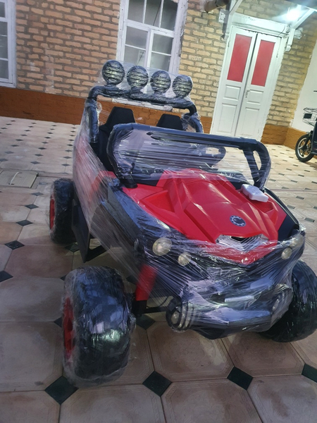 Detskiy mashinka Baggi 4×4