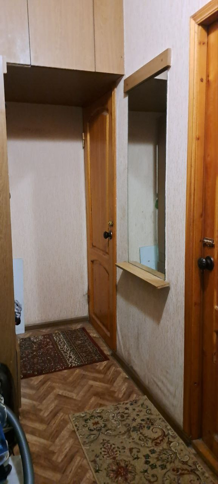 Yol yuzida joylashgan 1xonali uy sotiladi balk. 6 m magazin ofisga zor