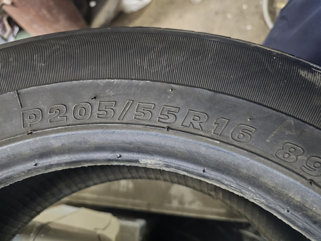 Продается 1 Штук Авто шина KUMHO SOLUS KH 16 205/55/16 
То 
Тоши
То