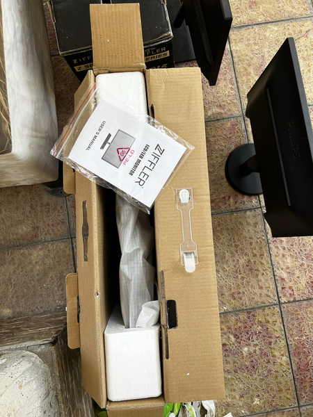 Продаются мониторы Ziffler 24 и 21,5 дюйм.Monitor Ziffler 24 va 21,5