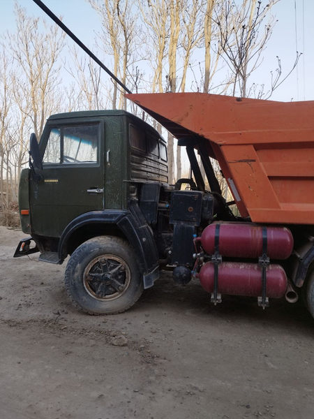 Kamaz holati yaxwi mator zor zadni mosti yaxshi