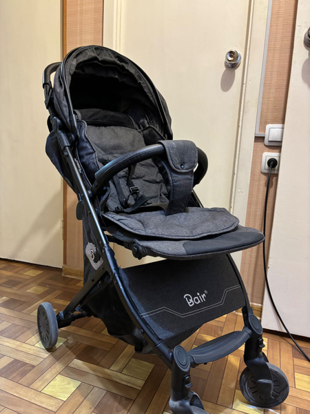 Продам прогулочную коляску Bair