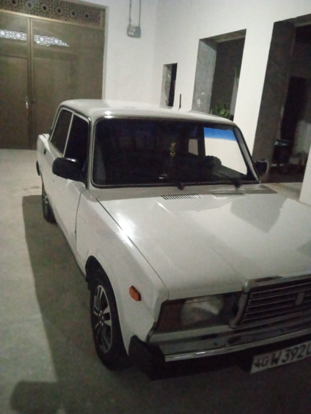 Vaz2107 yurib turgan moshina
