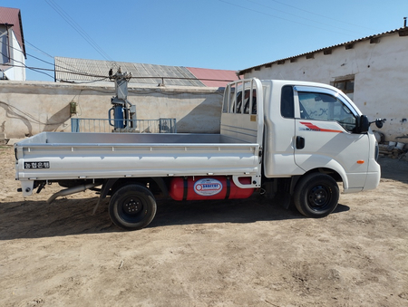 Kia bongo yili 2015
