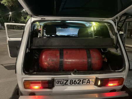 Lada Niva 1978 yil Bi led fara magicar 906 pult pioneer mginrafon kalo