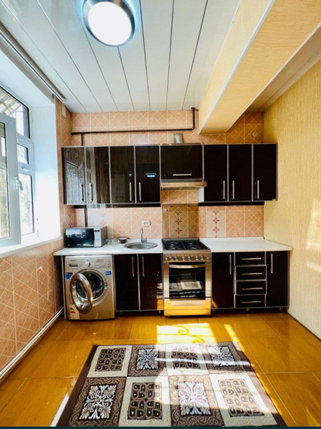 Жилая площадь: 120 м²\\nКоличество комнат: 3