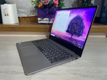 Lenovo 720s ноутбук в отличном состоянии.