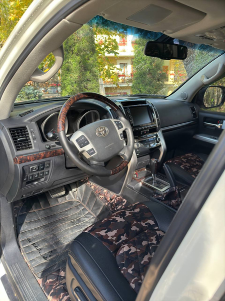 Land Cruiser 200