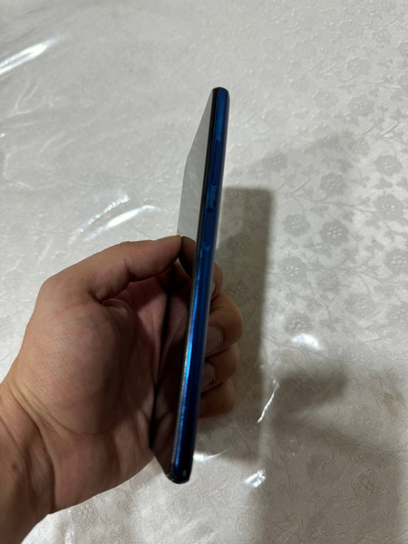Poco 3x NFC 
Pul kerakligi uchun majburan sotiladi.