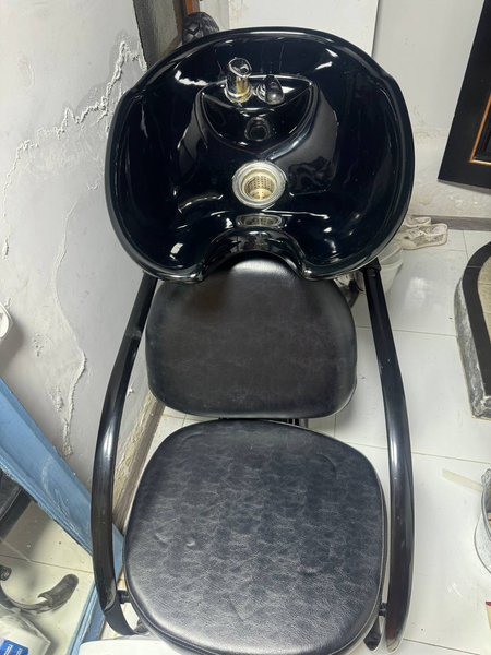 Salon jihozlari sotiladi