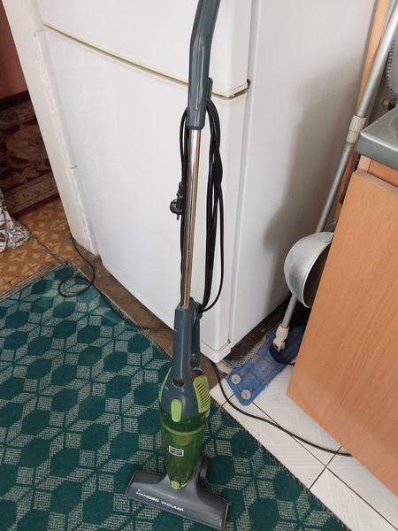 Вертикальный пылесос