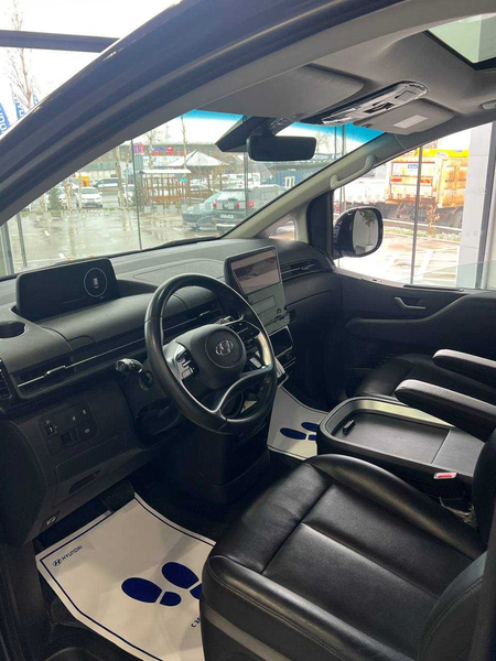 Hyundai Staria Luxe White (белый)