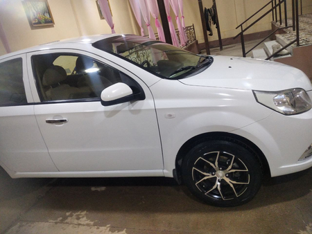 Chevrolet Nexia 3 sotiladi xolati alo darajada xamma narsalari bor