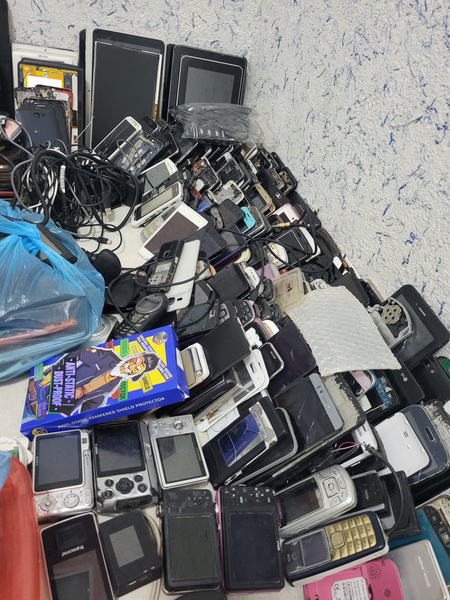 Samsung telefonlar zapchastga