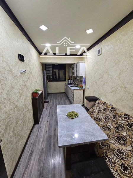 4 xonali 85m² 2-qavat sotiladi.