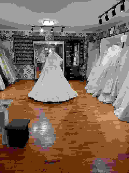 Tayyor Salon,Xamma sharoitlar mavjud,zur lokatsiya.