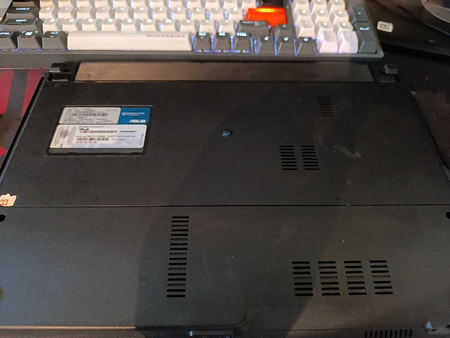 ASUS Core i3 Noutbuk