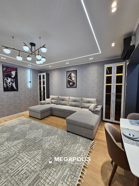 Ойбек метрo 3/5/9 Евро ремонт 72м²