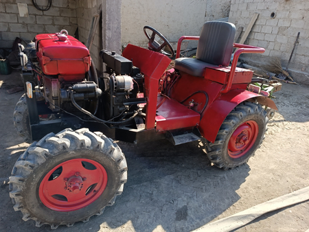 Mini traktor 4×4