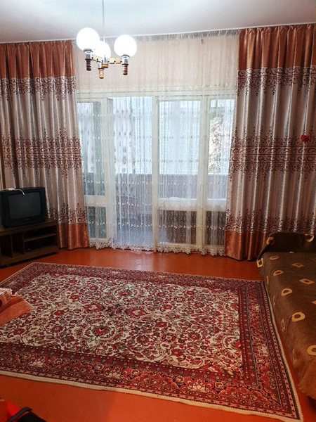 Сдается 2 ком кватира  для семьи!!!
