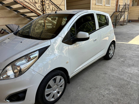 Chevrolet Spark 2016 года срочнооо
