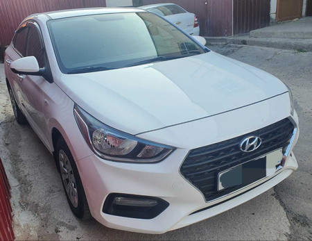 Подаётся Hyunadi Accent