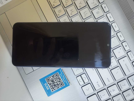 Vivo y17s 8/128 sotiladi